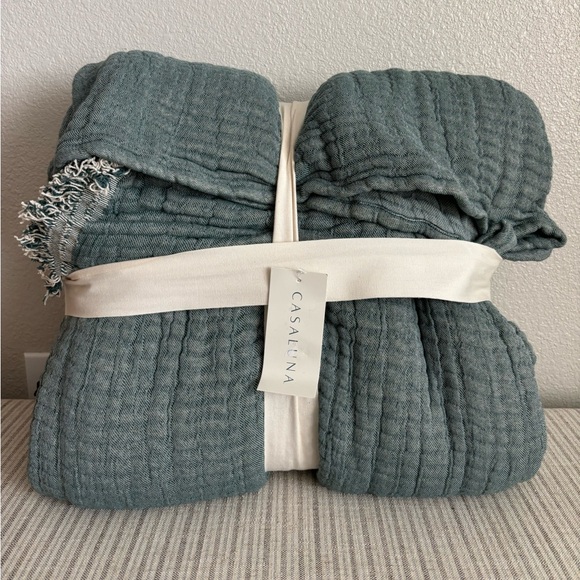 Casaluna | Bedding | Fullqueen Reversible Textured Cotton Chambray ...